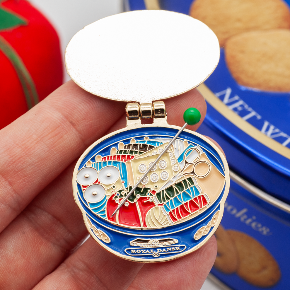 Grandma's Sewing Kit Magnet and Needle Minder